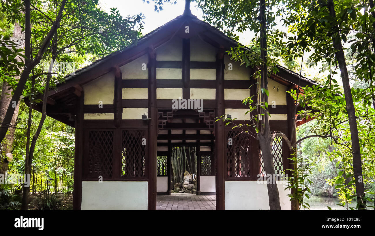 Facade of a waterside pavilion with lattice windows, Chengdu Stock ...