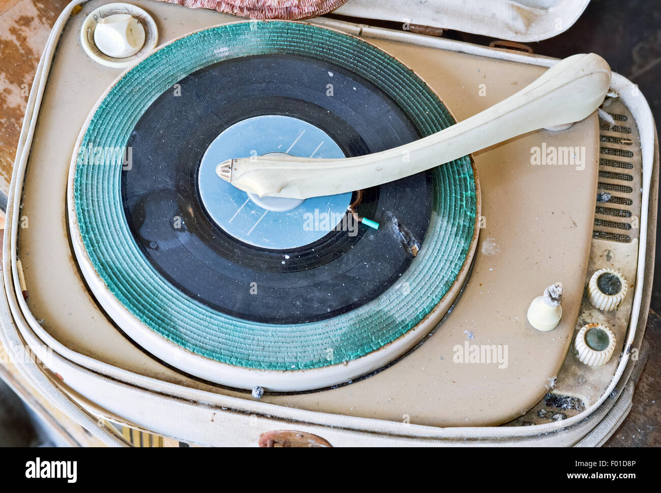 Retro Turntable High Resolution Stock Photography and Images - Alamy