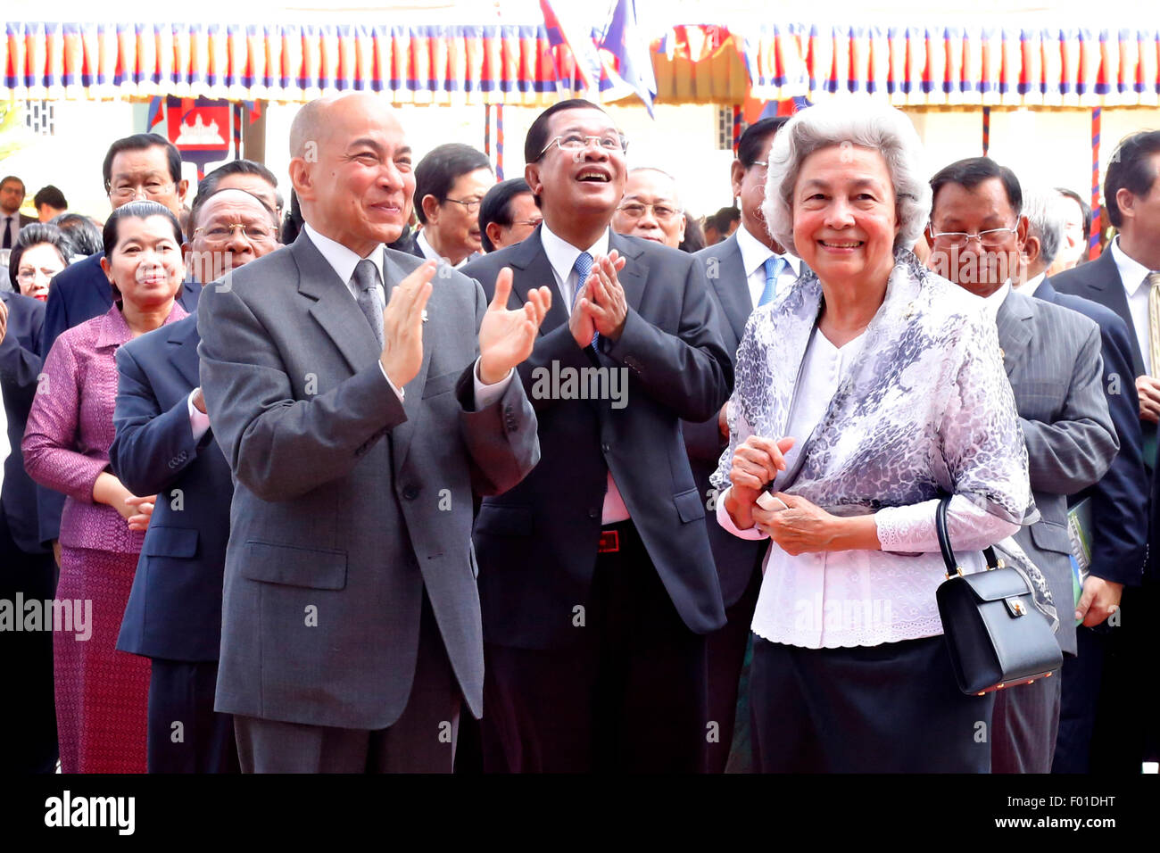 Queen Norodom Monineath Sihanouk Stock Photos & Queen Norodom Monineath ...