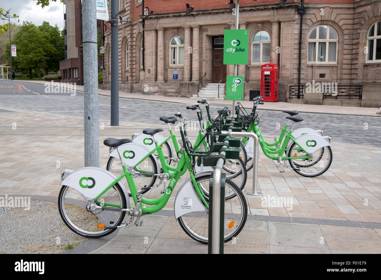 Liverpool cycle hi-res stock photography and images - Alamy