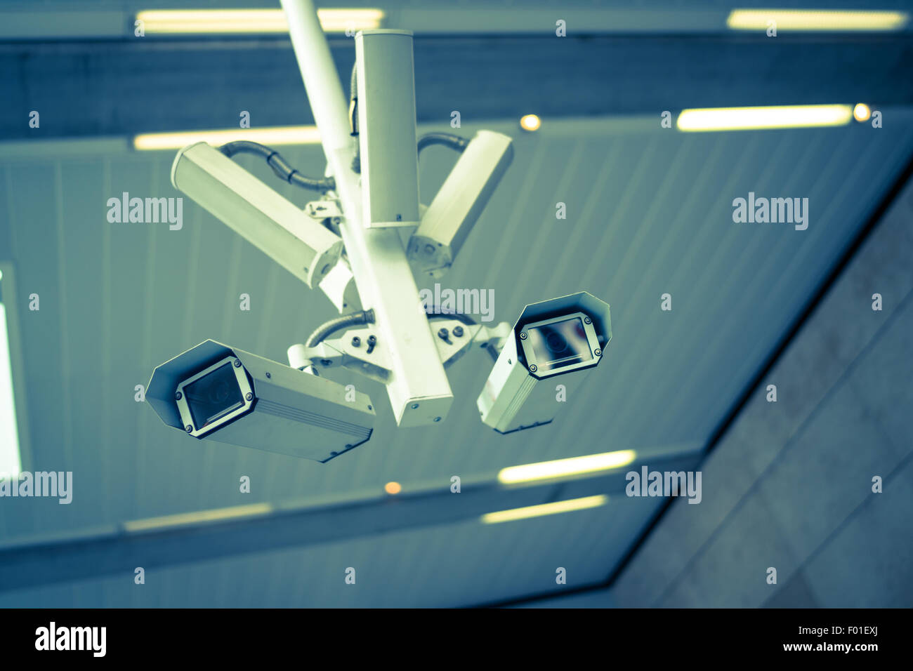 London surveillance cctv cameras hi-res stock photography and images ...