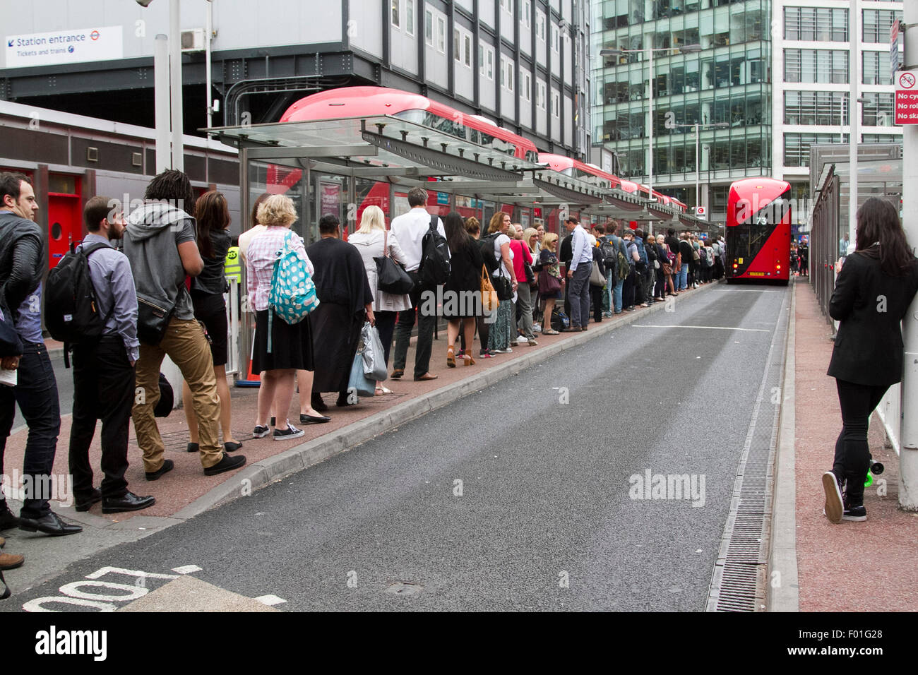 24 hour bus station hi-res stock photography and images - Alamy