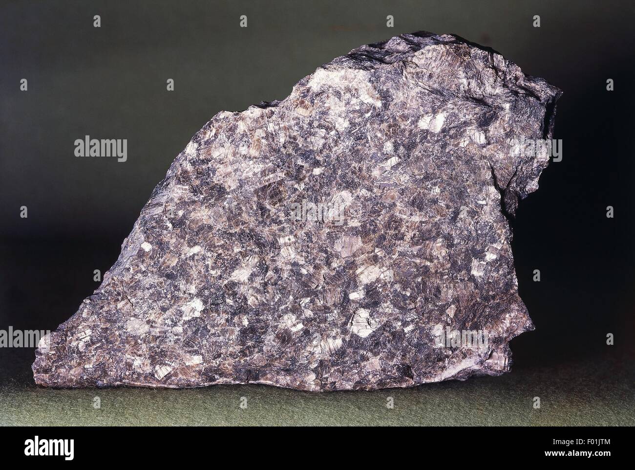 Minerals: Silicates - Bronzite (Pyroxene Group Stock Photo - Alamy