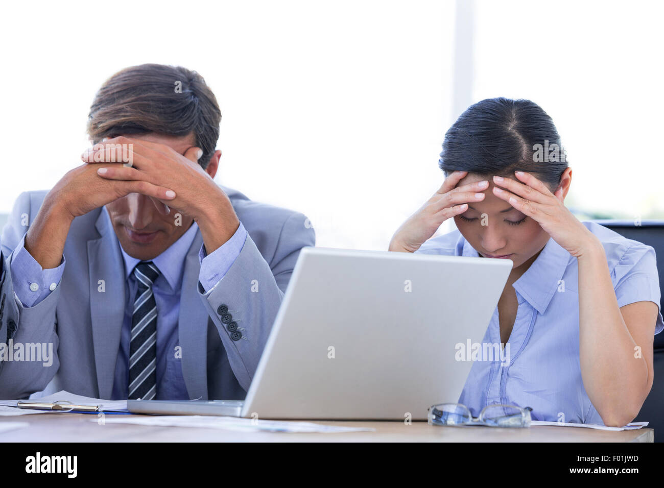 Worried businesspeople hi-res stock photography and images - Alamy