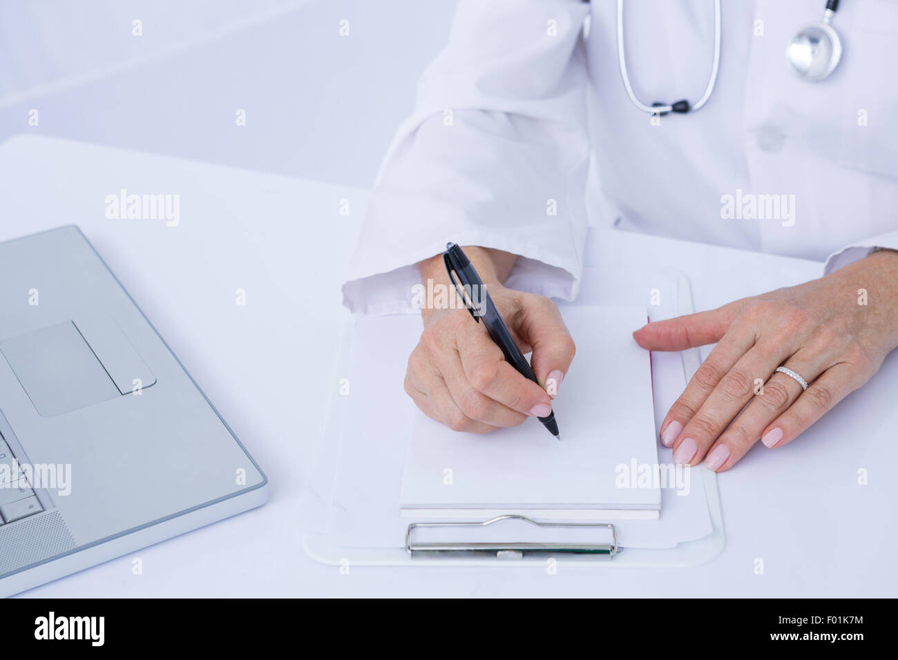 Doctor notepad hi-res stock photography and images - Alamy