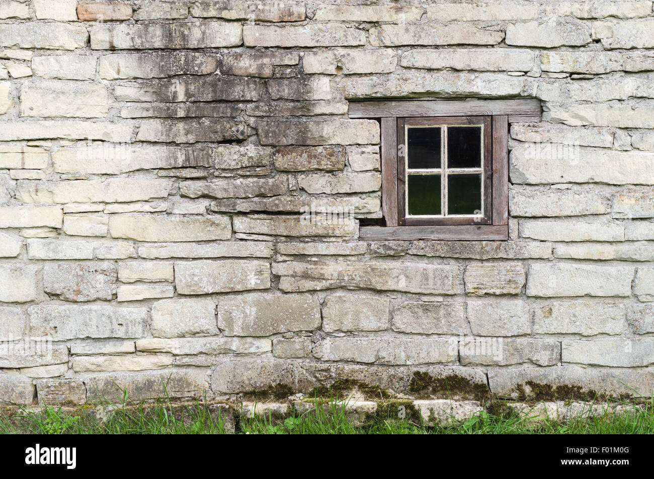 Square window hi-res stock photography and images - Alamy