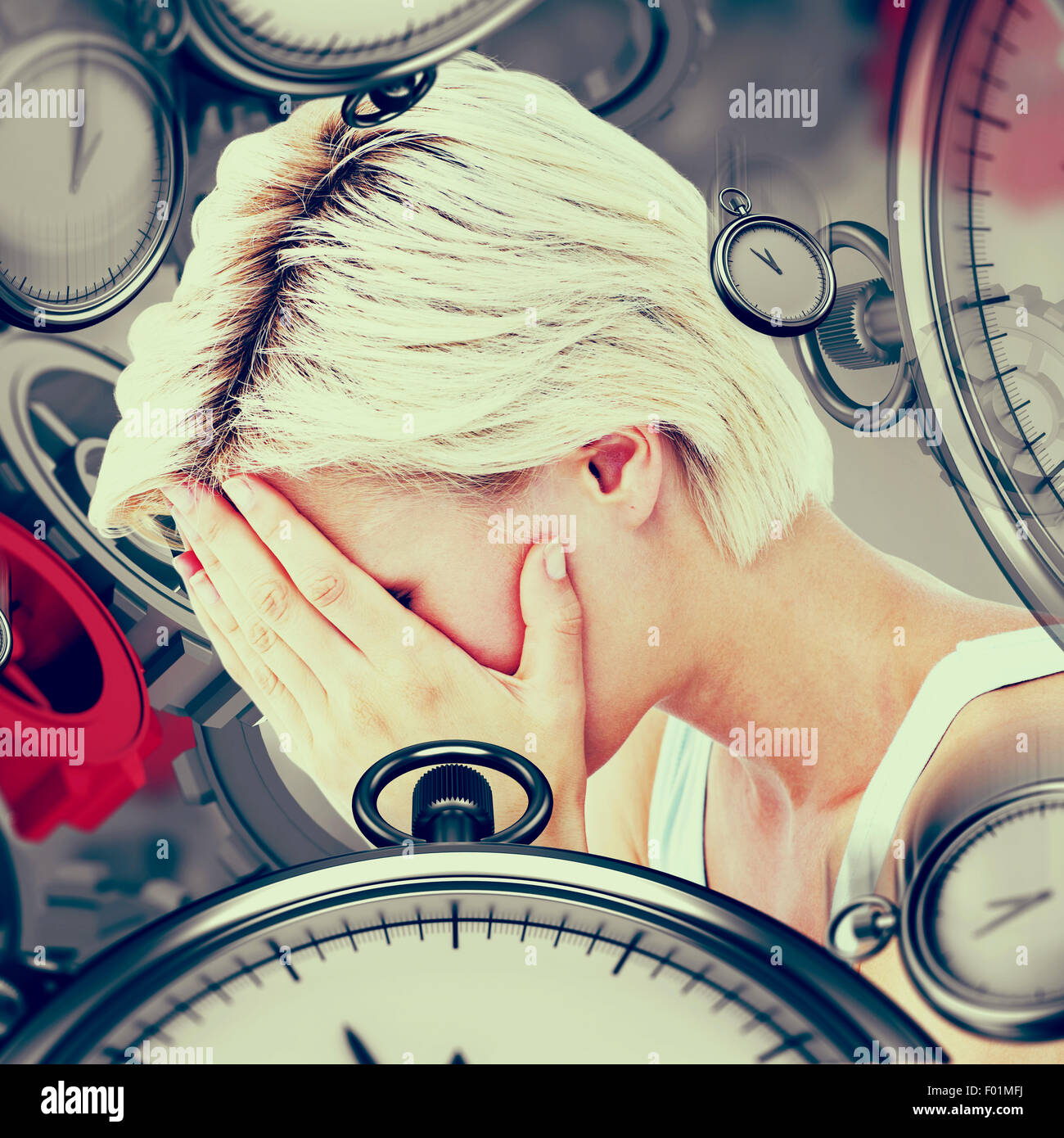 Woman crying computer hi-res stock photography and images - Alamy