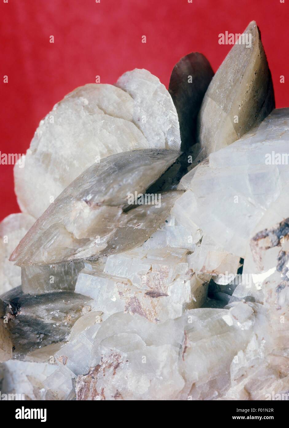 Red magnesite hi-res stock photography and images - Alamy