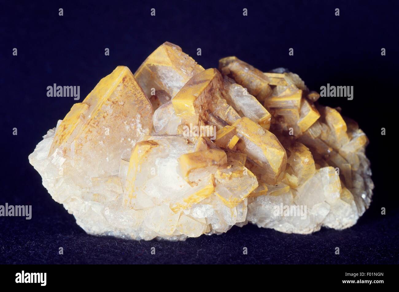 Barium sulphate mineral hi-res stock photography and images - Alamy