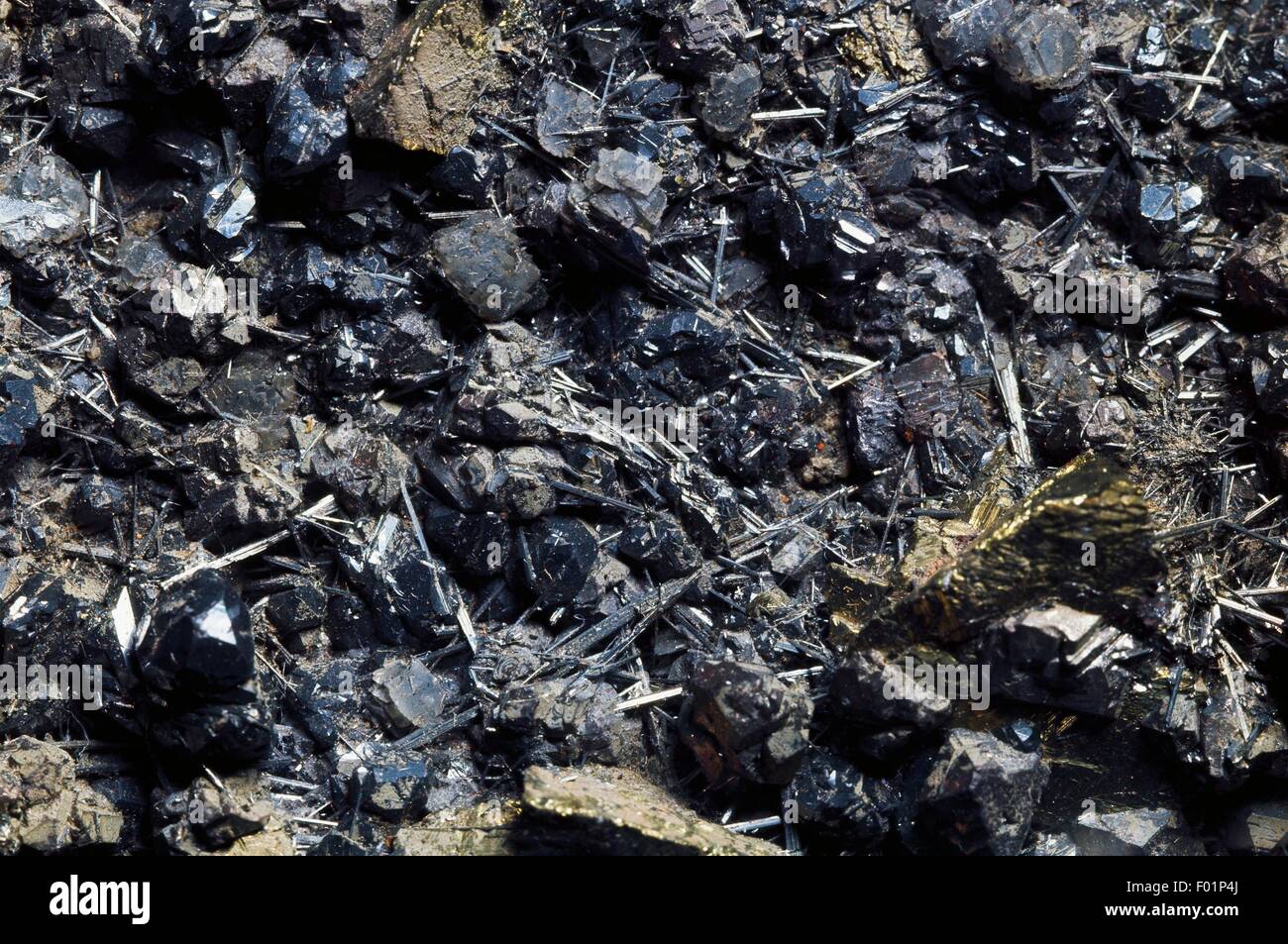Meneghinite hi-res stock photography and images - Alamy