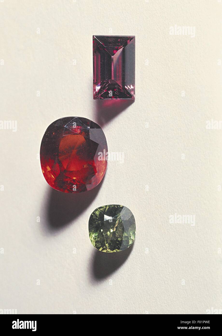 Garnets hi-res stock photography and images - Alamy