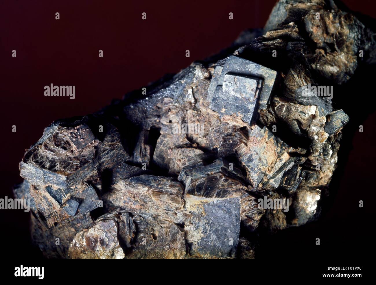 Thorianite, oxide, radioactive mineral Stock Photo - Alamy