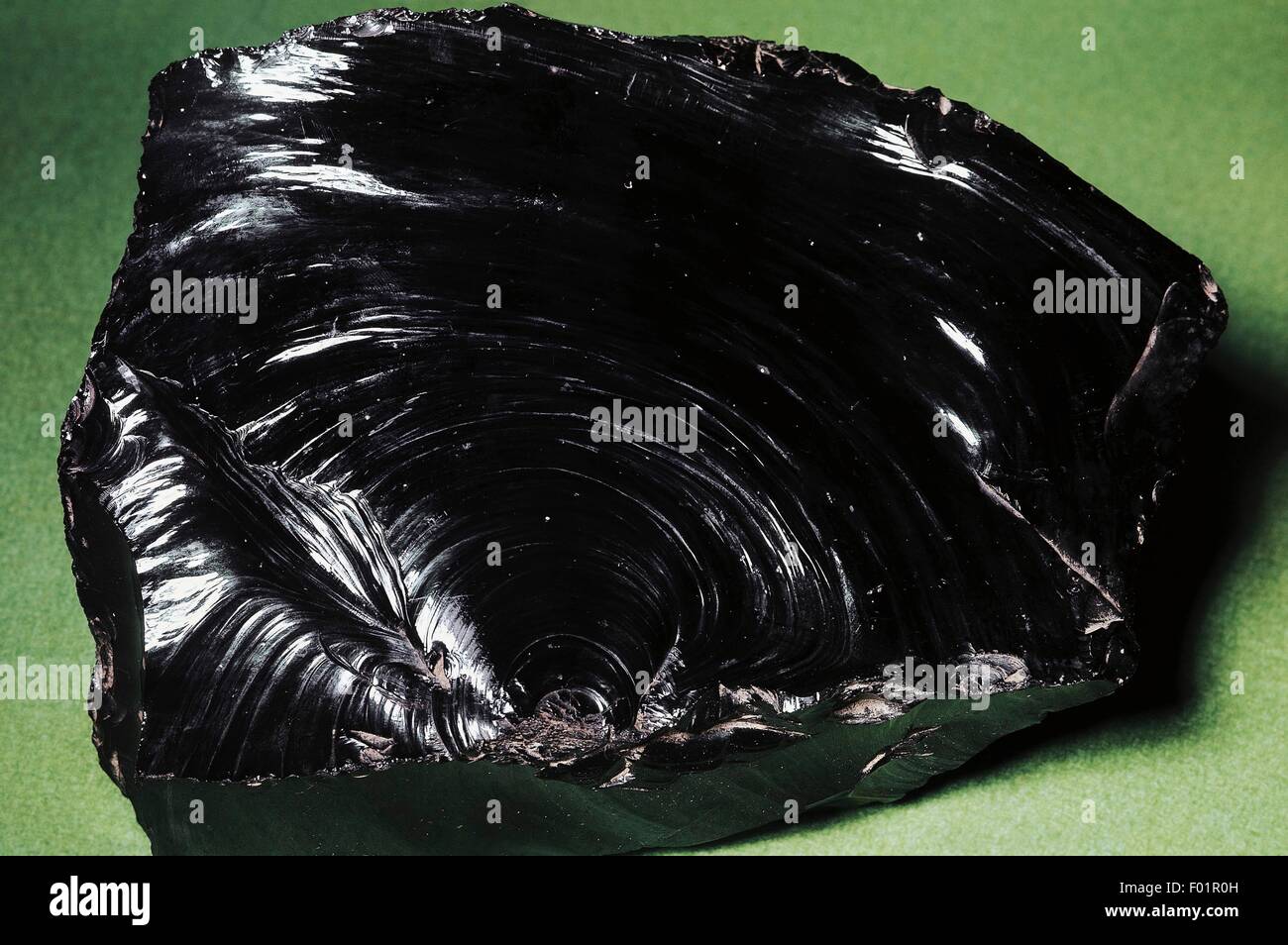 Obsidian, igneous rock Stock Photo - Alamy