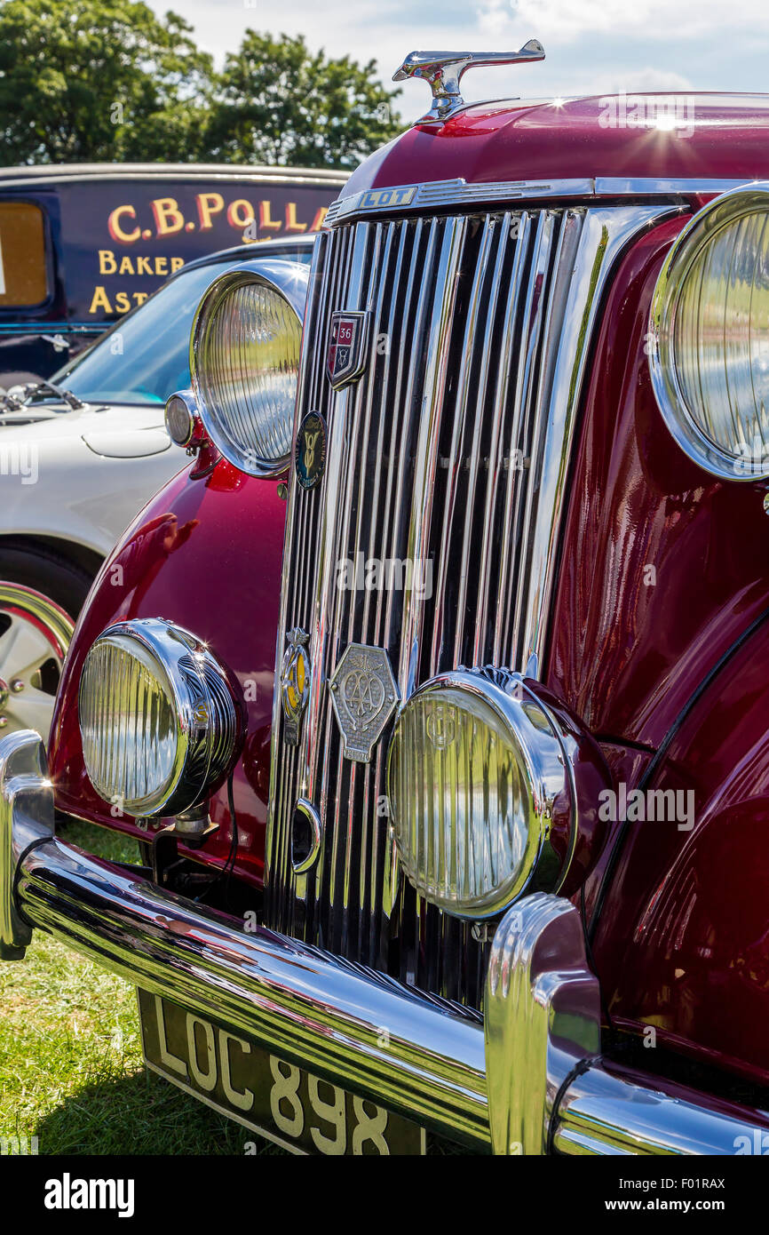 Ford v8 pilot hi-res stock photography and images - Alamy