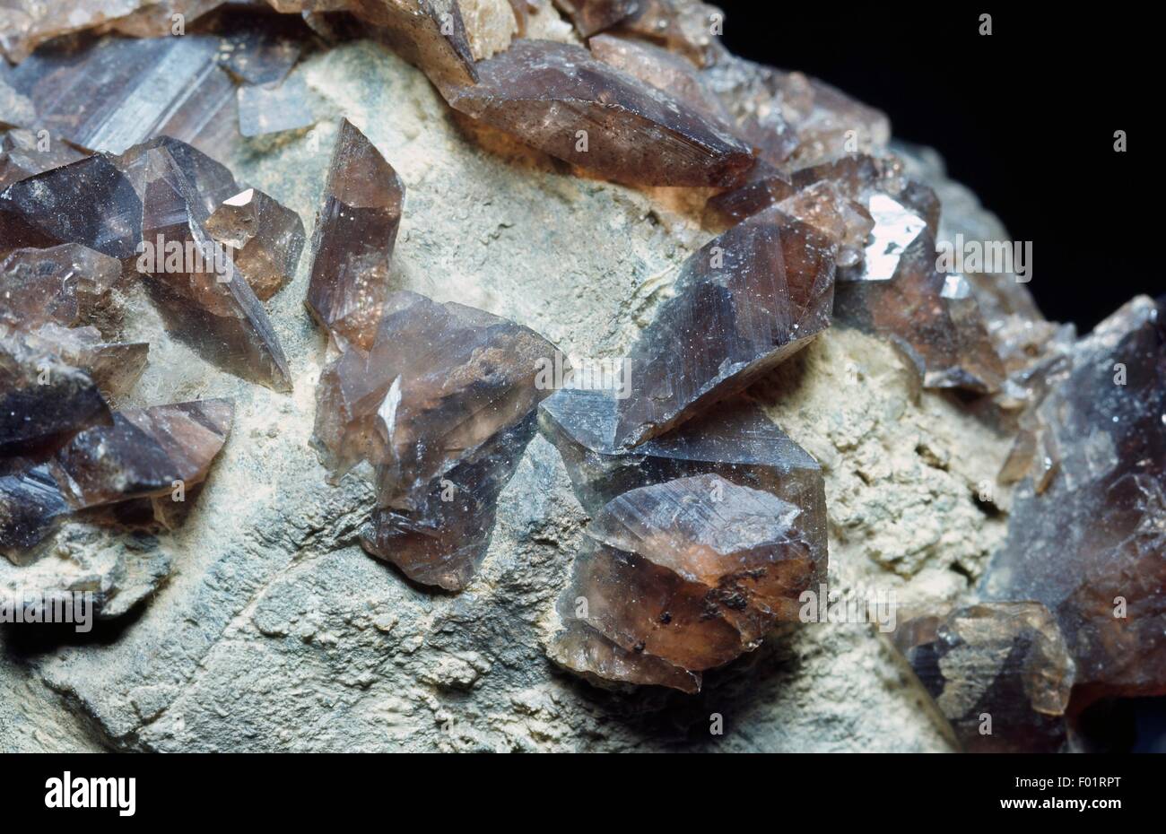 Geology axinite silicate rock hi-res stock photography and images - Alamy