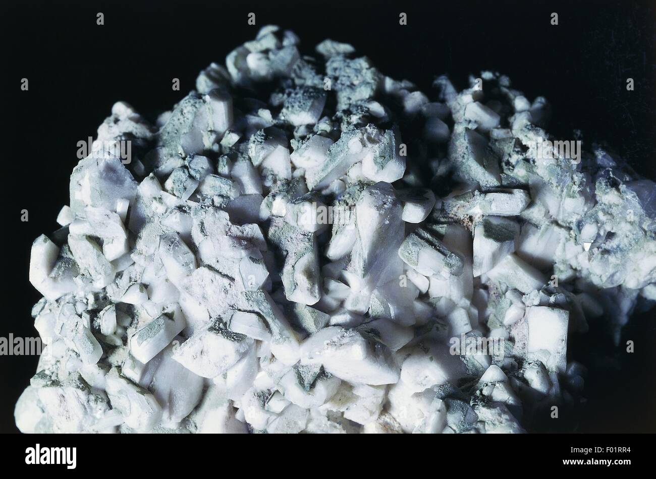 Minerals: Albite (Sodium Aluminum Silicate Stock Photo - Alamy