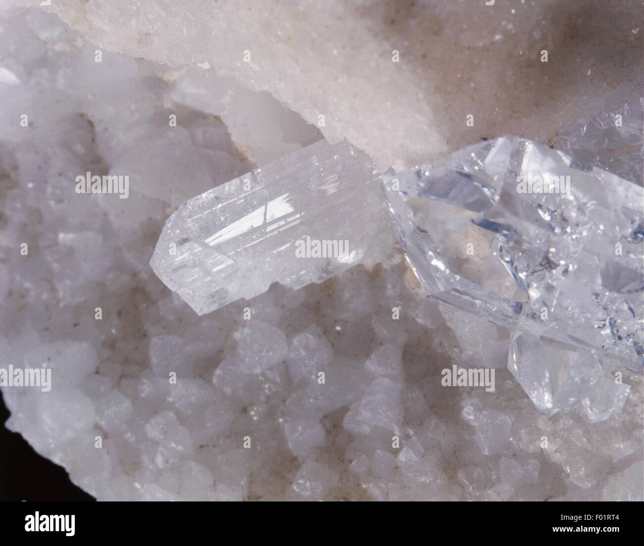 Minerals: Hyaline Quartz (Silicon Oxide) and White Albite (Sodium ...