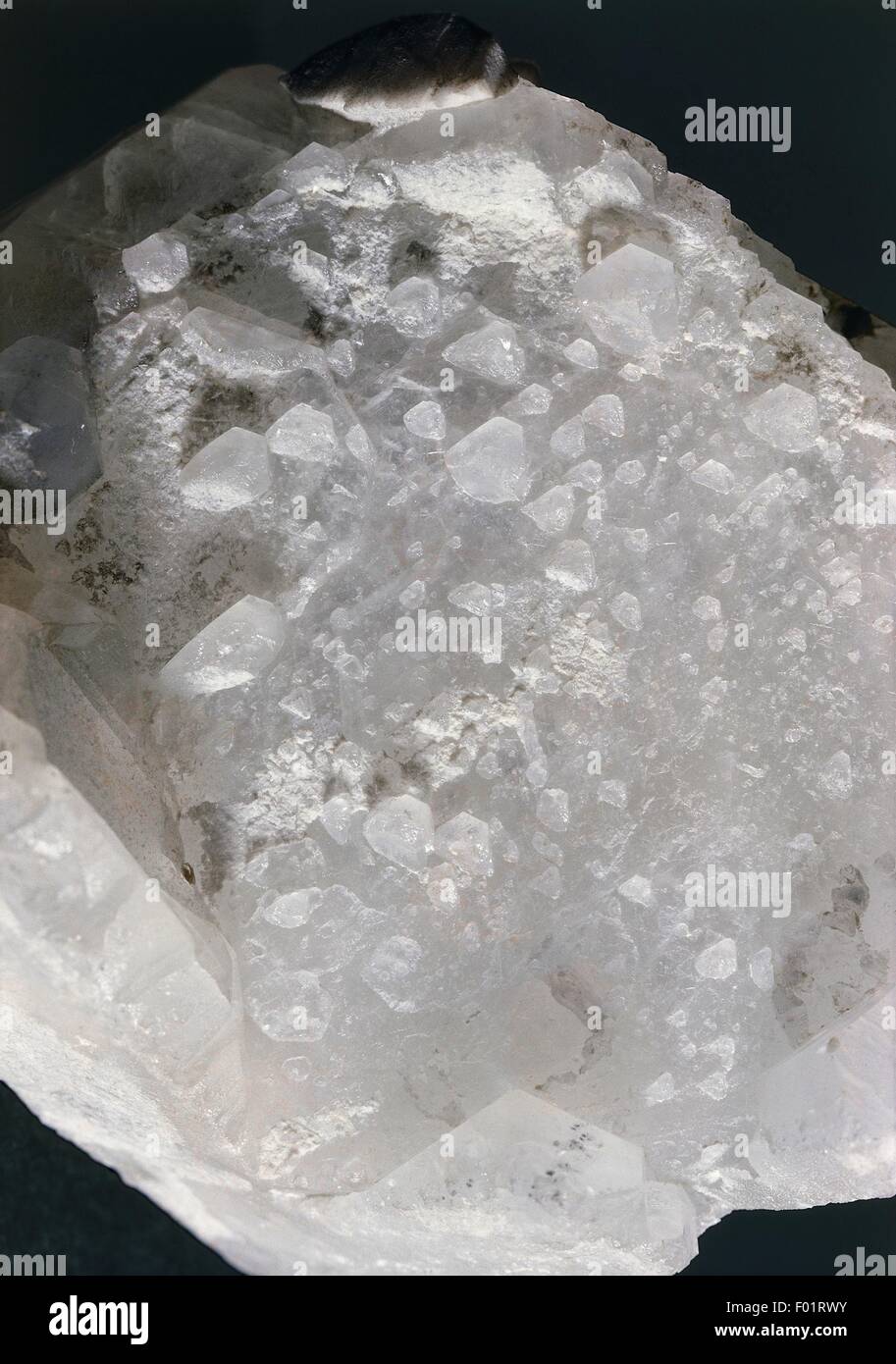 Minerals: Calcite (Calcium Carbonate Stock Photo - Alamy