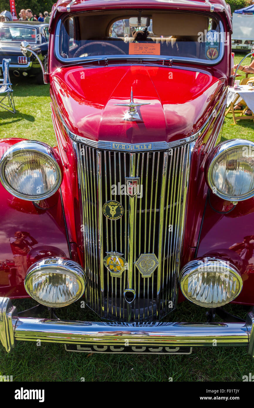 Ford v8 pilot hi-res stock photography and images - Alamy