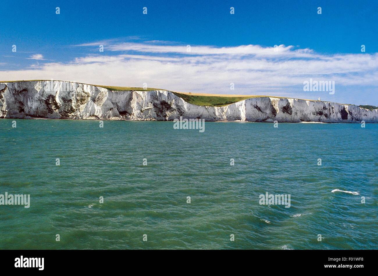 White cliffs of dover dramatic hi-res stock photography and images - Alamy