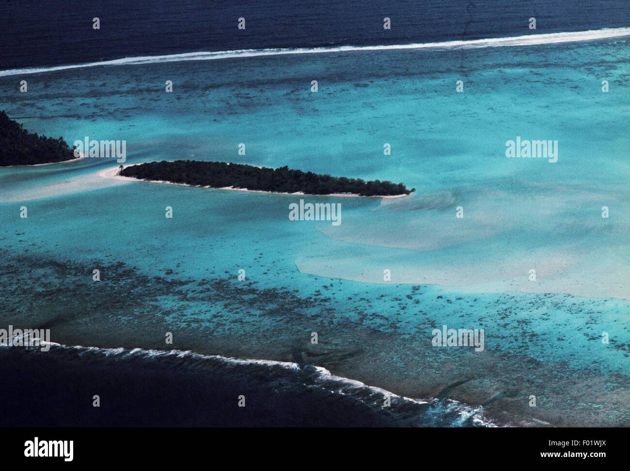 Volcanic atoll, Moorea, Society Islands, French Polynesia (overseas ...