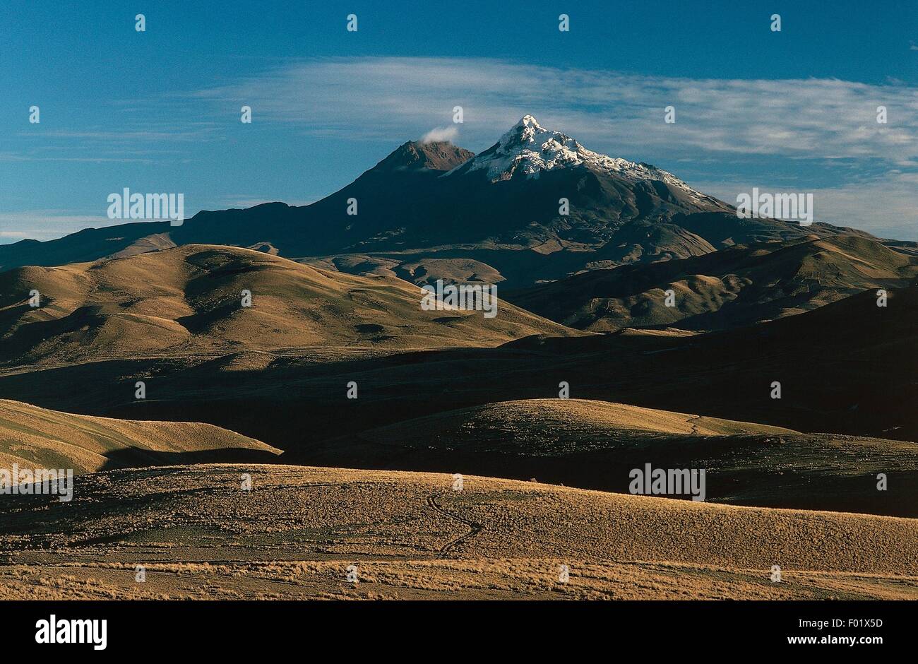 Illiniza volcano (5248 metres), with twin volcanic cones, Cotopaxi ...