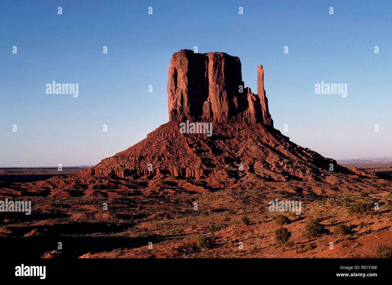 The Mittens sandstone buttes, Monument Valley, Navajo Tribal Park, Utah ...