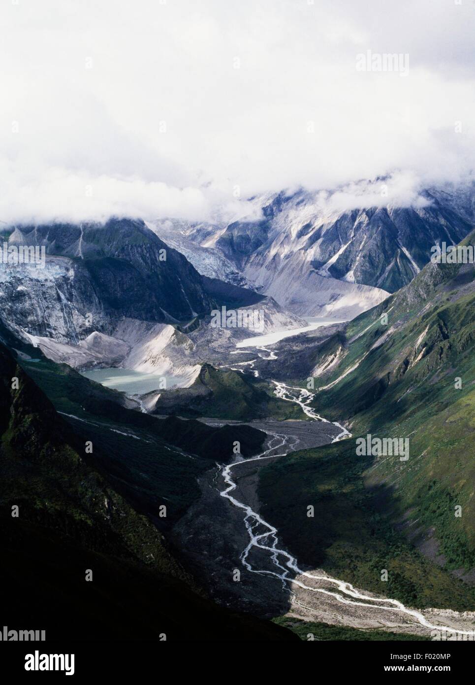Riverbed and moraine lakes, Pho Chu Valley, Lunana, Himalayas, Bhutan ...