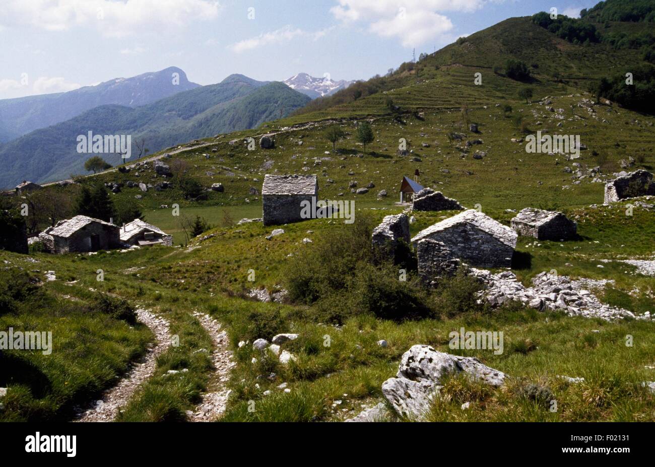 View of the Apuan Alps, Apuan Alps Regional Park, Tuscany, Italy Stock ...