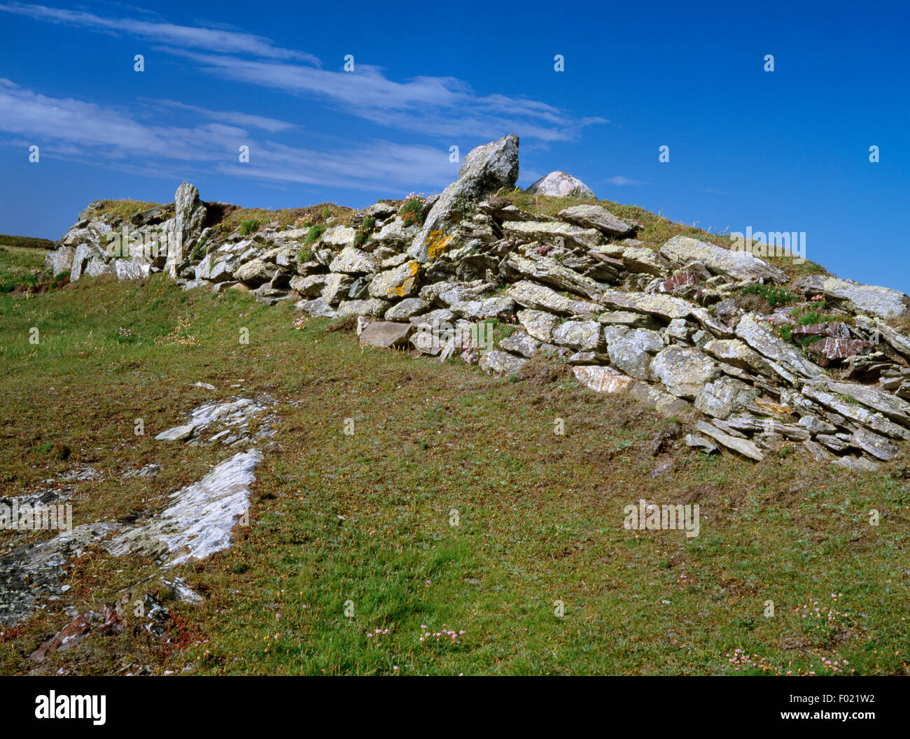 Stone faced earth bank hi-res stock photography and images - Alamy