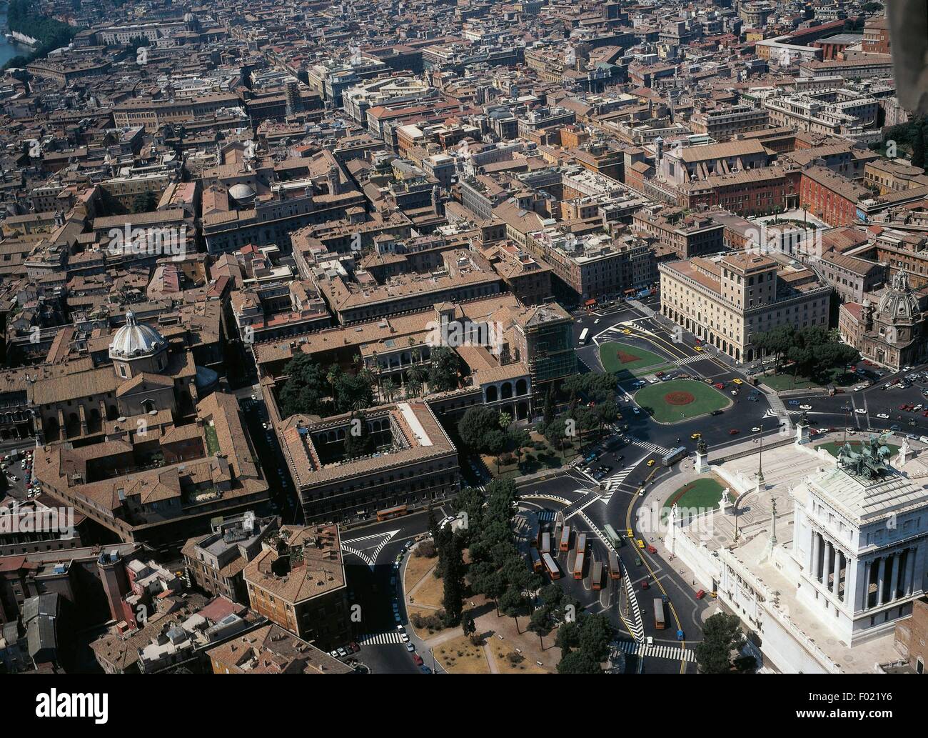 Palazzo venezia rome italy hi-res stock photography and images - Alamy