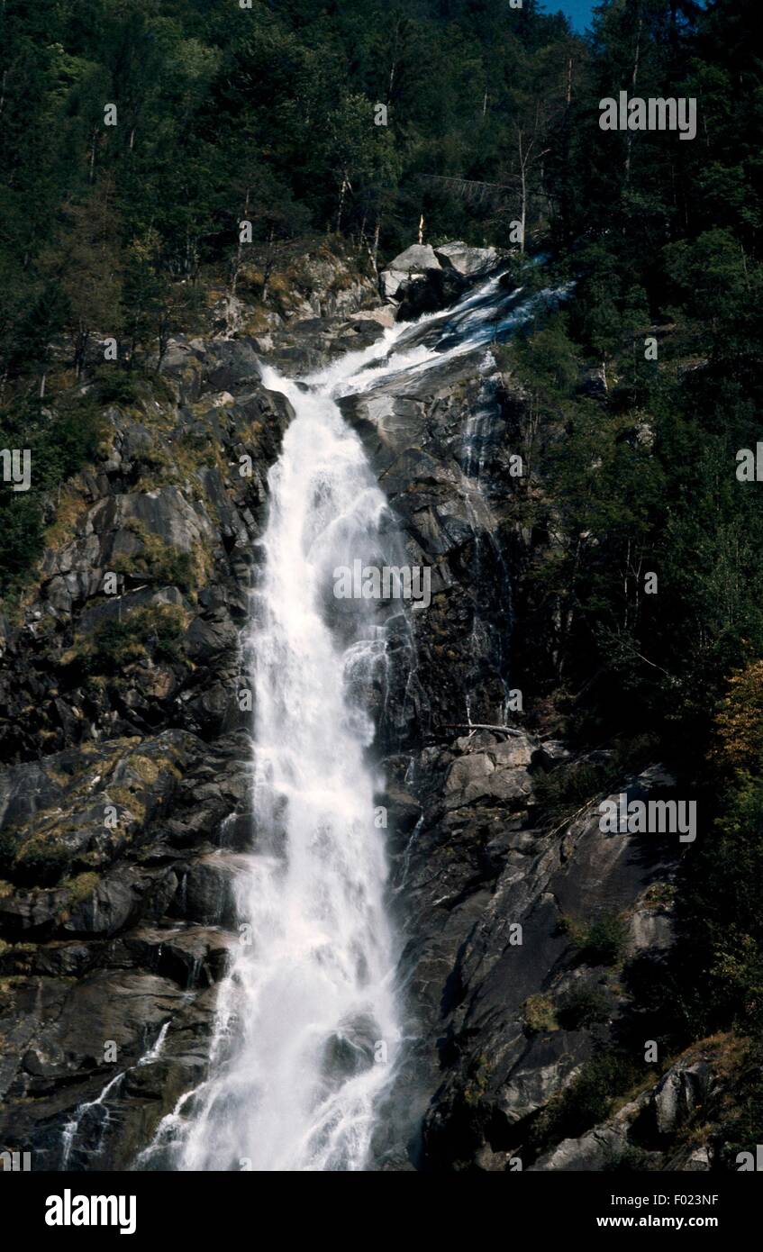 Nardis waterfalls, Val Genova valley, Brenta Dolomites (UNESCO World ...