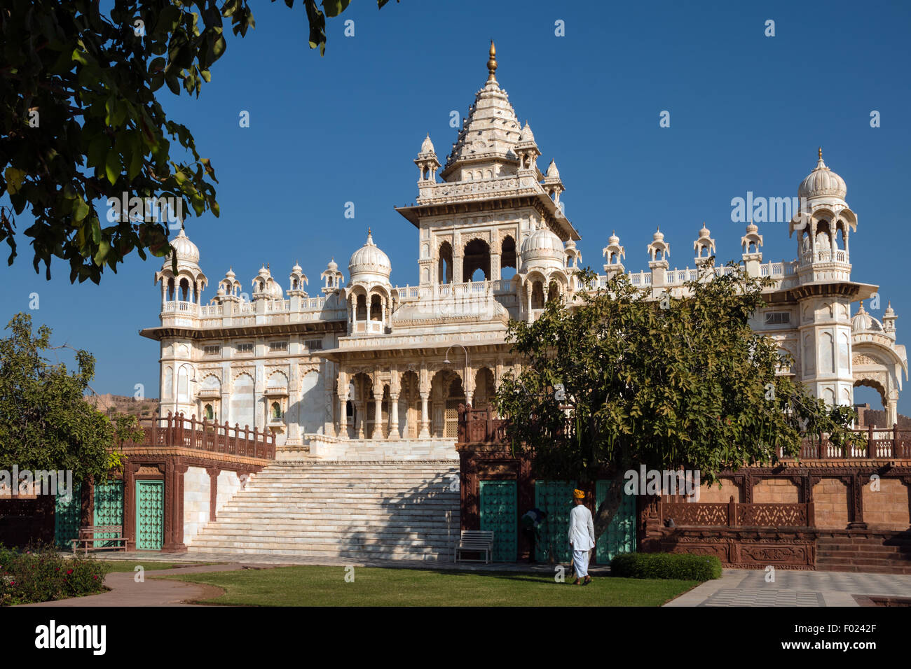 Jaswant Thada Mausoleum, white marble memorial to Maharaja Jaswant ...