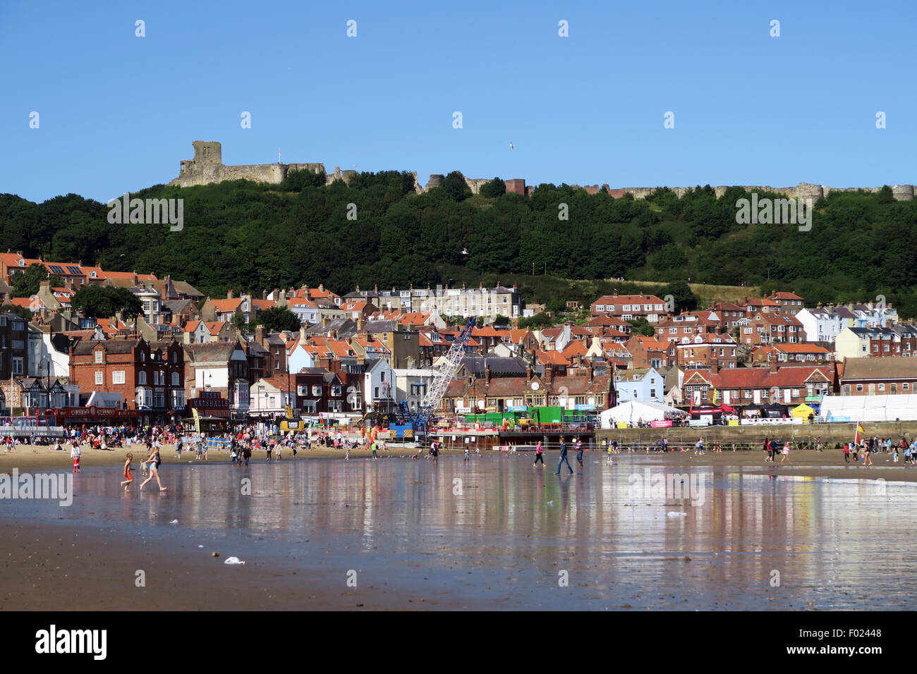 Scarborough Beach Uk Stock Photos & Scarborough Beach Uk Stock Images ...
