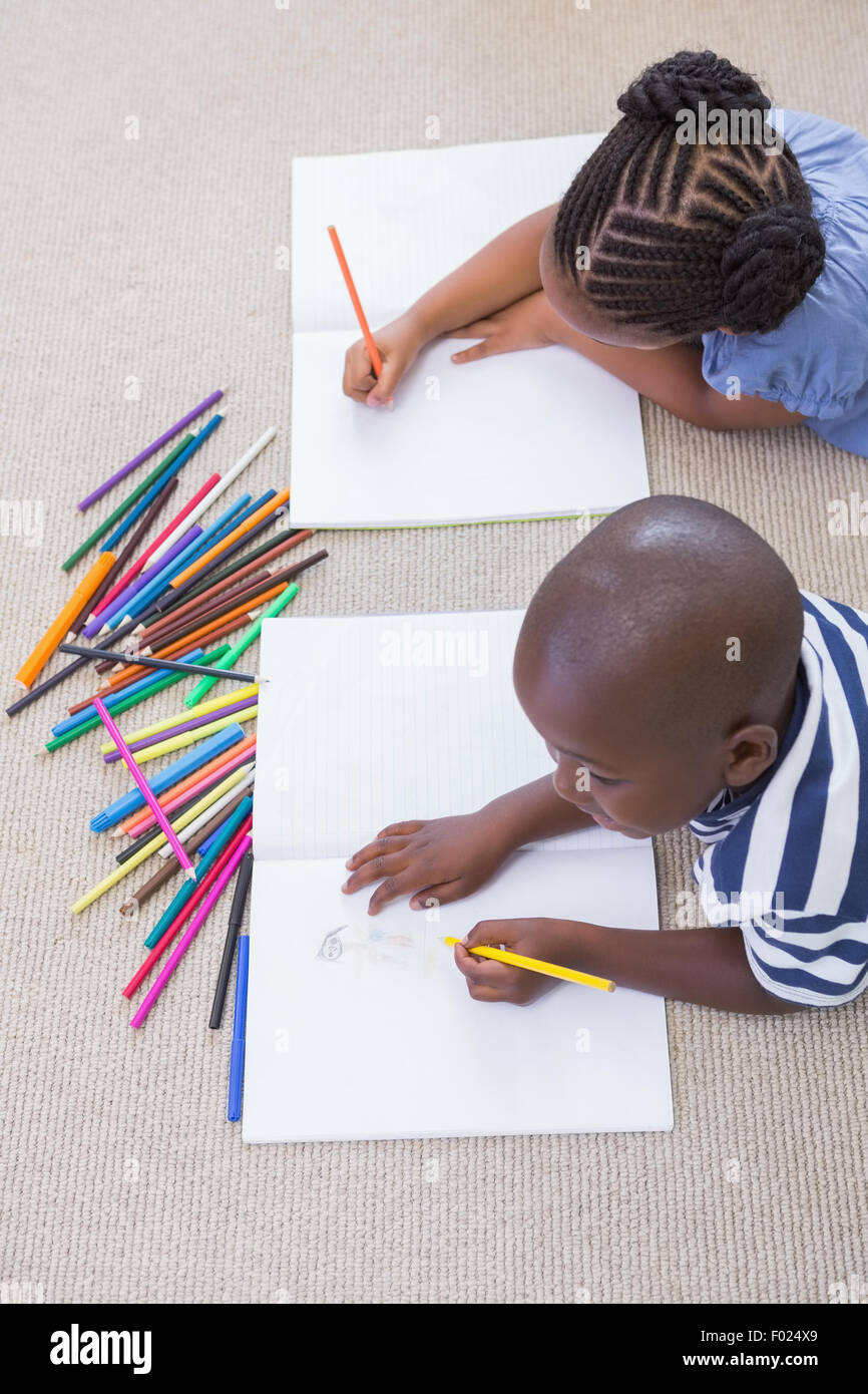 Children drawing on floor hi-res stock photography and images - Alamy