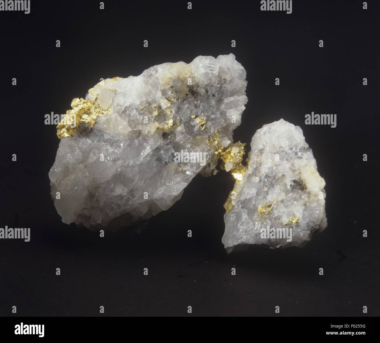 Native gold mineral hi-res stock photography and images - Alamy