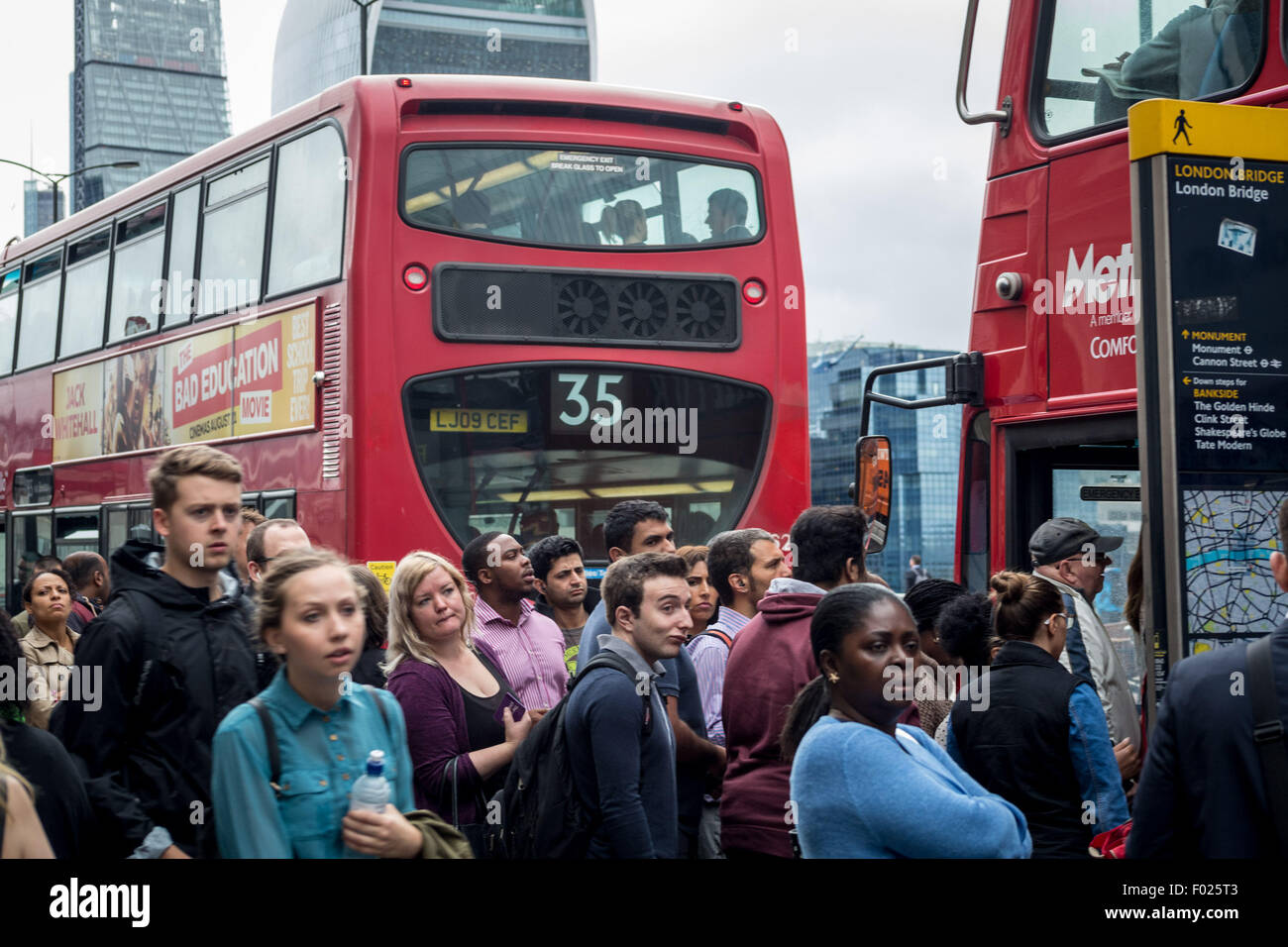 Queue of buses hi-res stock photography and images - Alamy