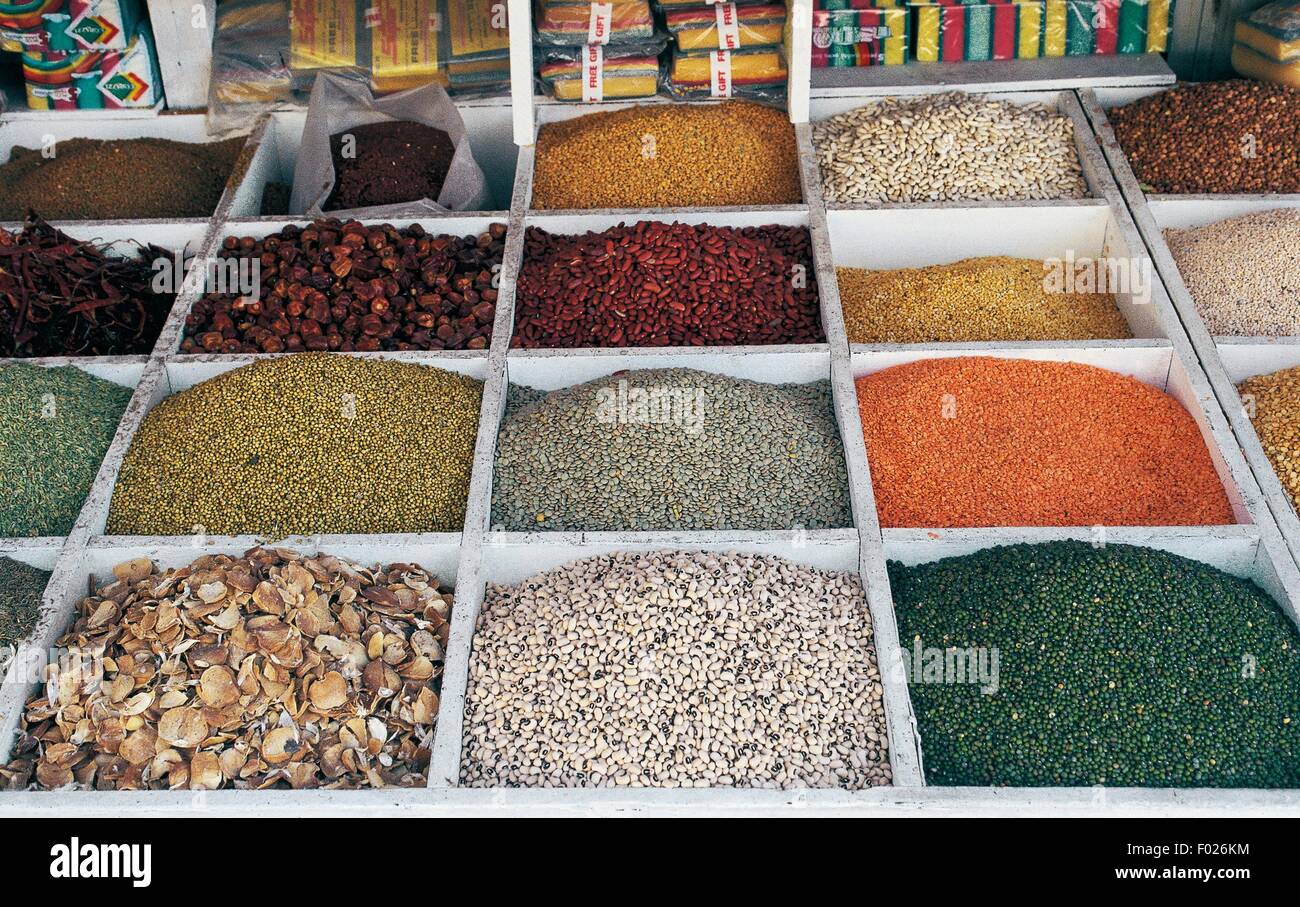 Legumes and spices, market in Manama, Bahrain Stock Photo - Alamy