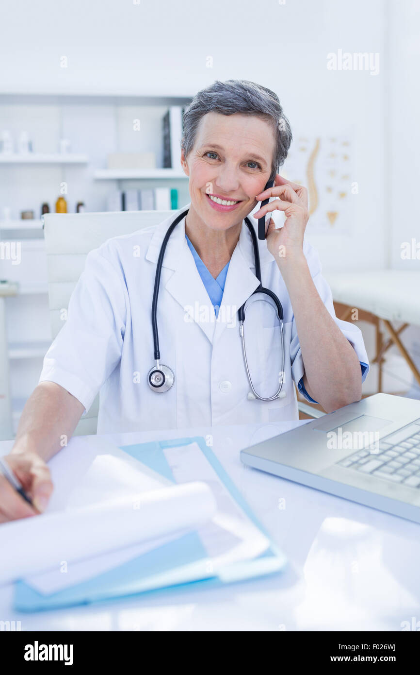 Female doctor phone call hi-res stock photography and images - Alamy