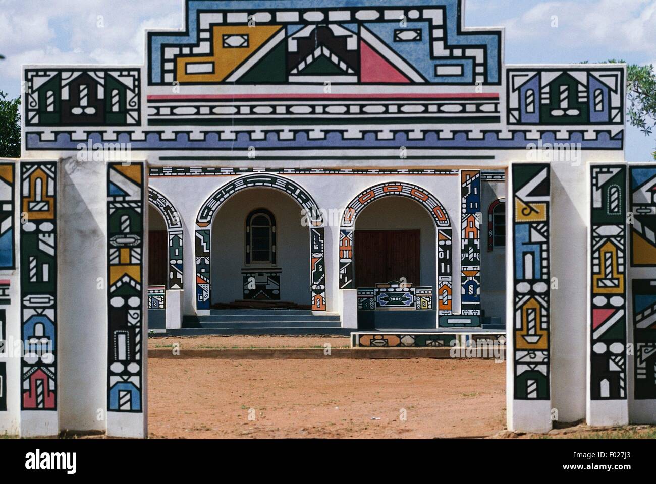 Murals in a Ndebele village, South Africa Stock Photo - Alamy