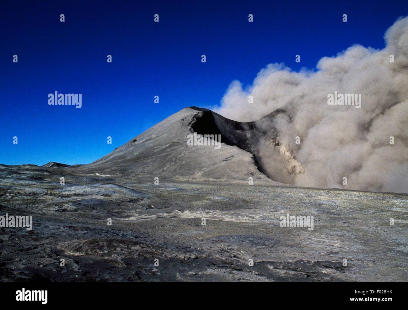 Fumaroles, Mount Etna, Sicily, Italy Stock Photo - Alamy