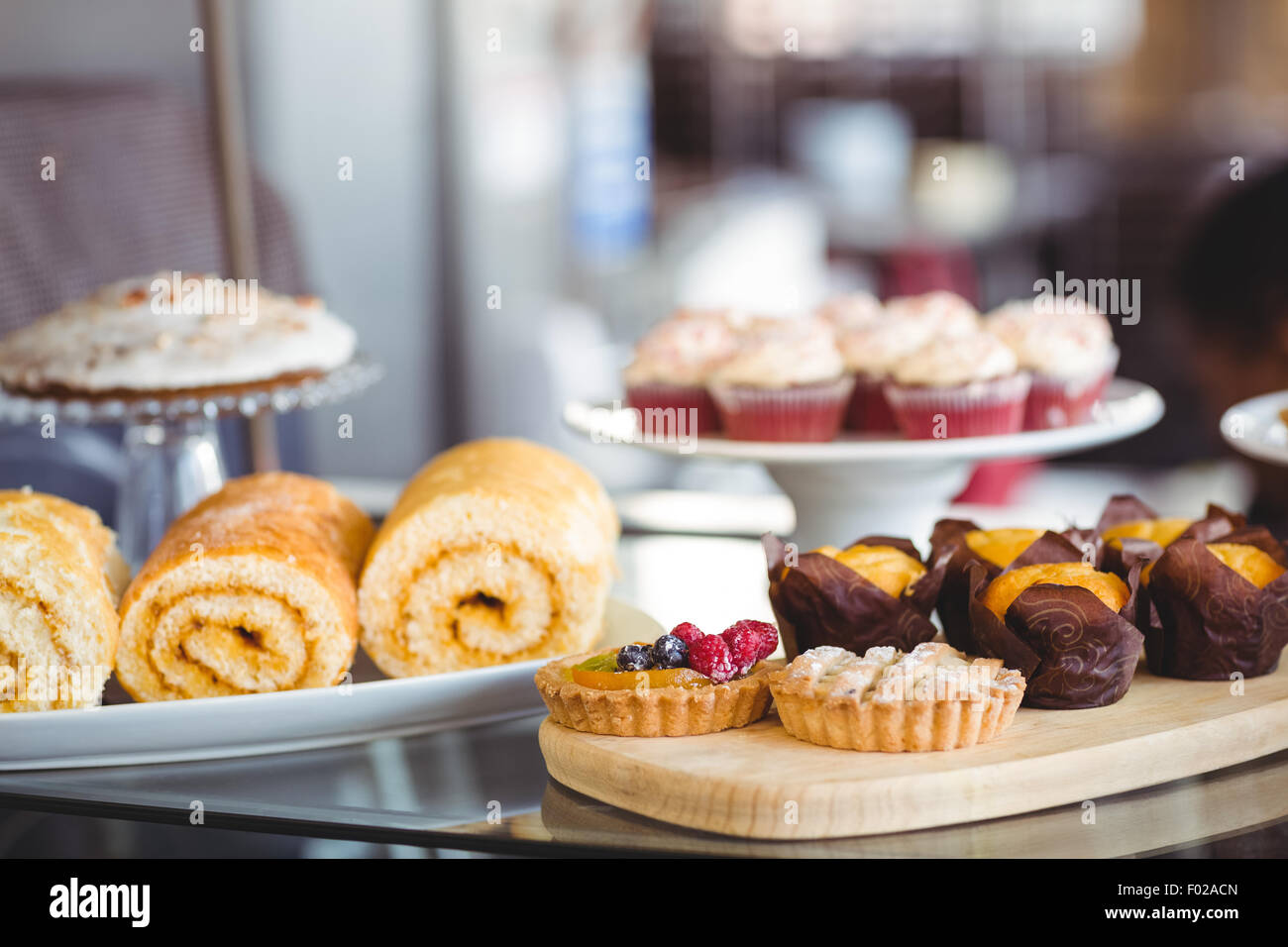 Plates on the counter hi-res stock photography and images - Alamy