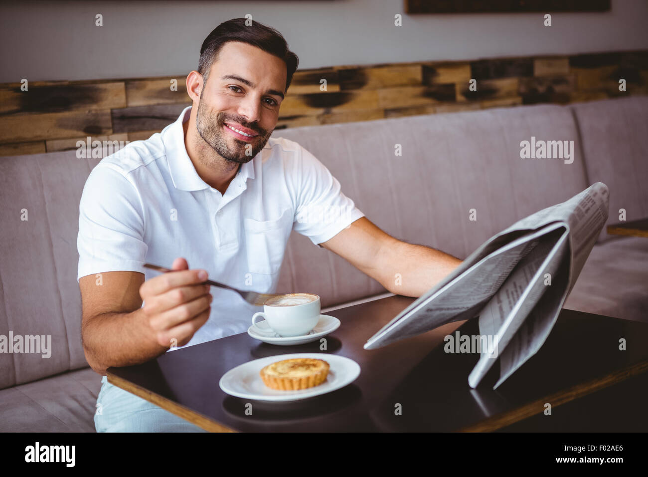 Man eating pie hi-res stock photography and images - Alamy