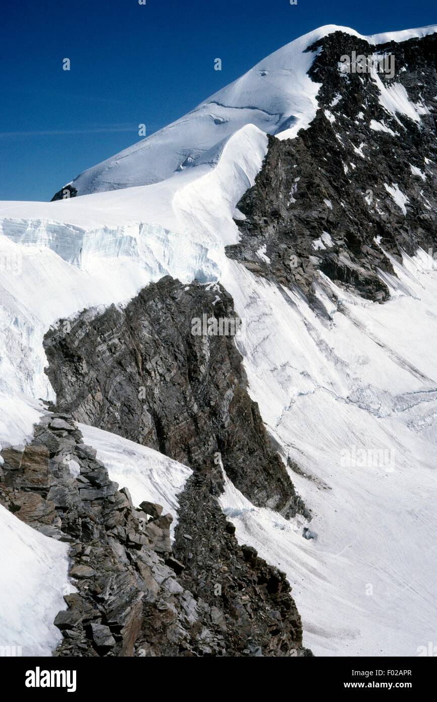 Lyskamm mount hi-res stock photography and images - Alamy
