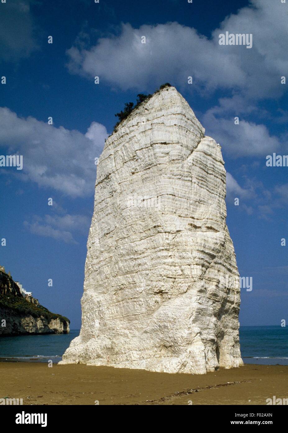 Majestic limestone cliff face hi-res stock photography and images - Alamy