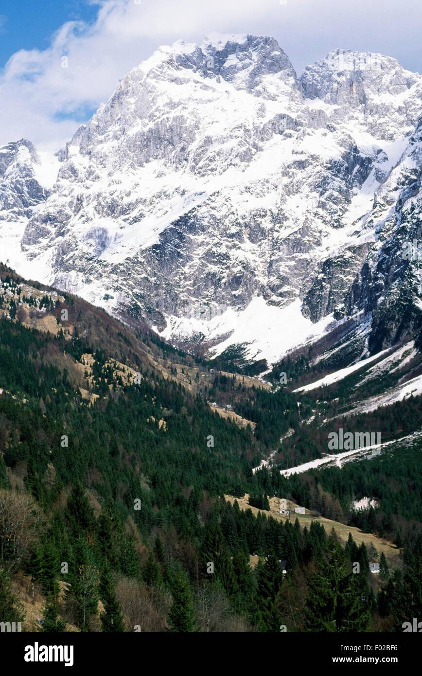 Predil pass and Mount Mangart, Triglav National Park (Triglavski ...