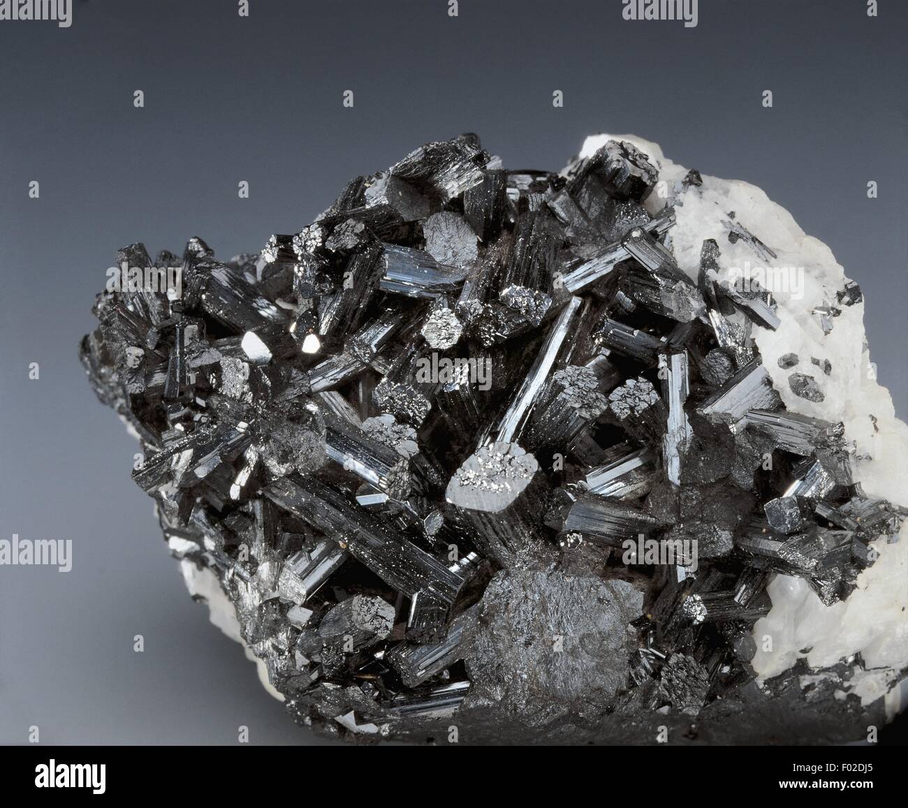 Oxide hydroxide hi-res stock photography and images - Alamy