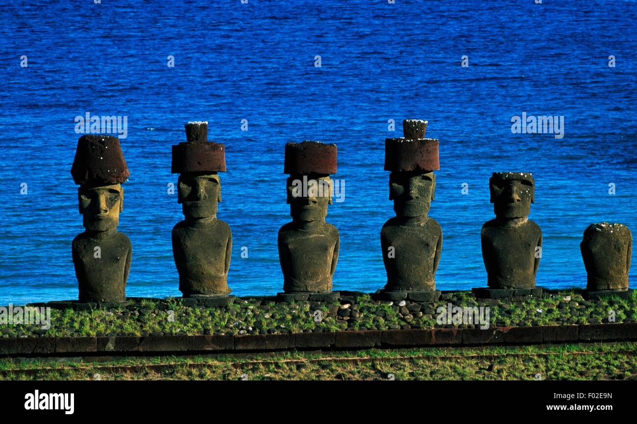 The Moai (anthropomorphic monolith sculptures) at Anakena beach, Ahu ...