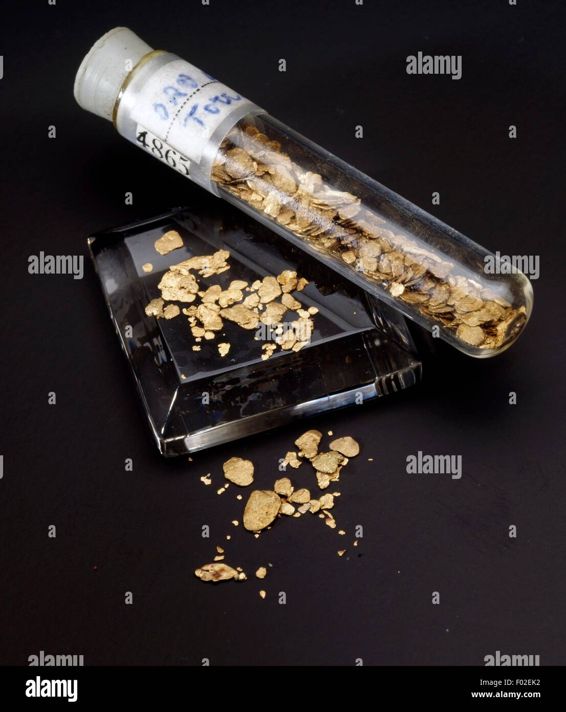 Native Gold Mineral High Resolution Stock Photography and Images - Alamy