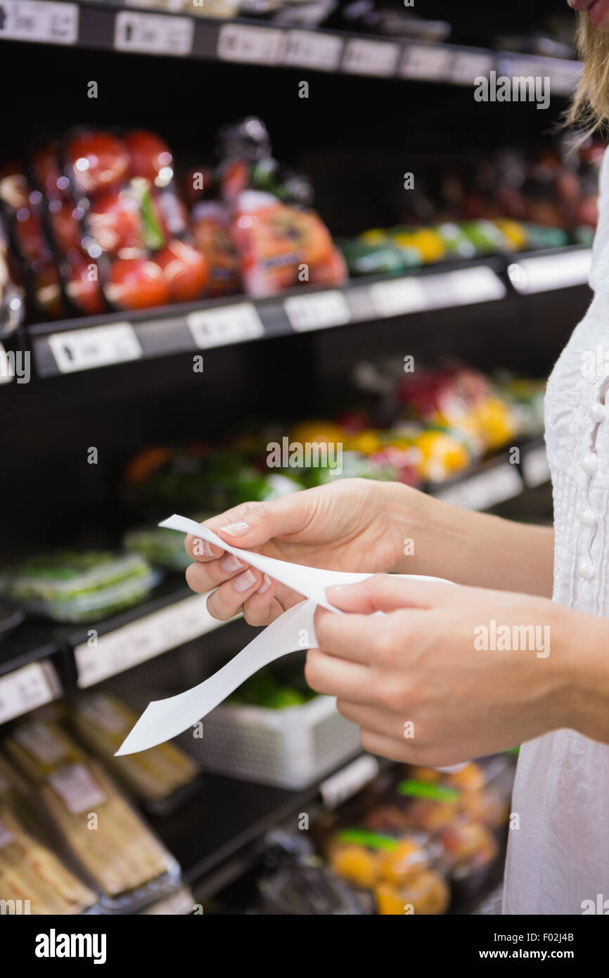 Shopping grocery store with a list hi-res stock photography and images ...
